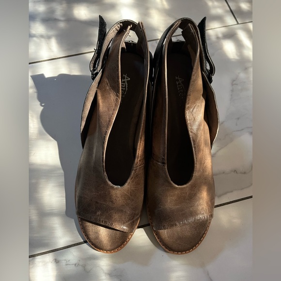 Antelope | Shoes | Antelope Open Toe Colorblocked Soft Leather Boho ...